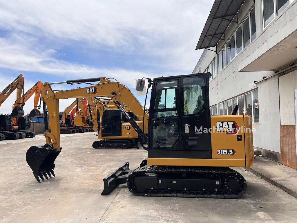 Novi Caterpillar 305.5 bager guseničar