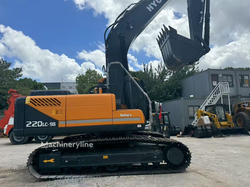 Hyundai R220LC-9S bager guseničar