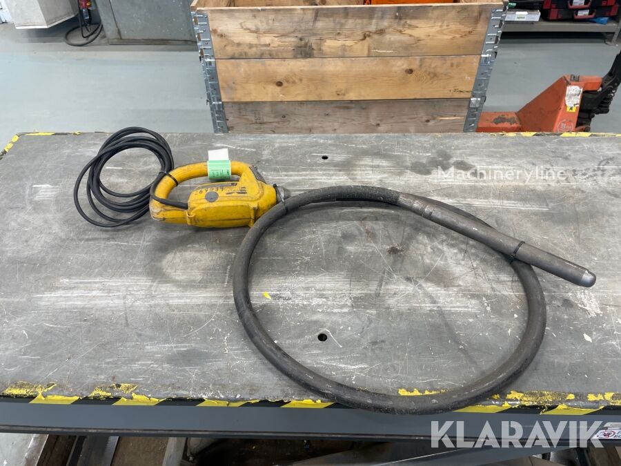 Prodaje se Atlas Copco AME 600/25mm vibrator za beton na aukciji