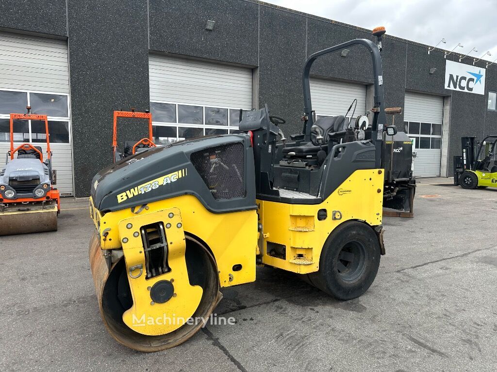 Prodaje se BOMAG BW138 AC-5 kombinovani valjak na aukciji