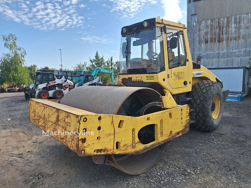 Prodaje se BOMAG BW 216 D-4 kompaktor s jednim valjkom na aukciji