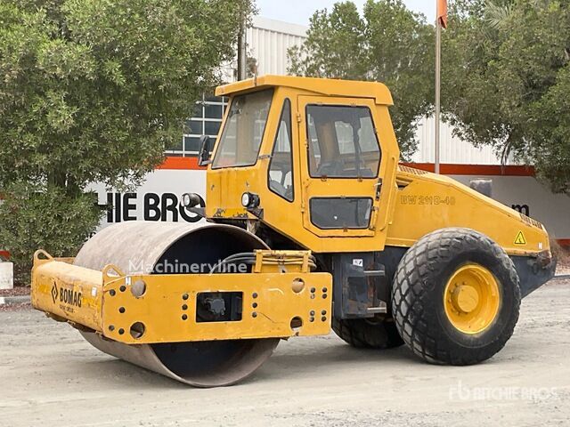 Prodaje se BOMAG BW211 D40 kompaktor s jednim valjkom na aukciji