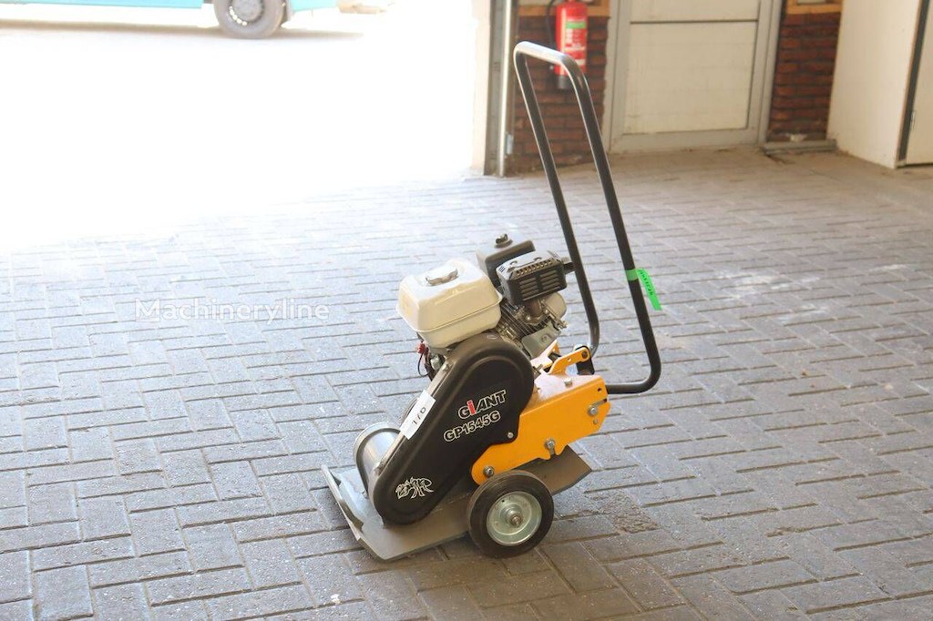Prodaje se Giant GP1545G vibro ploču na aukciji