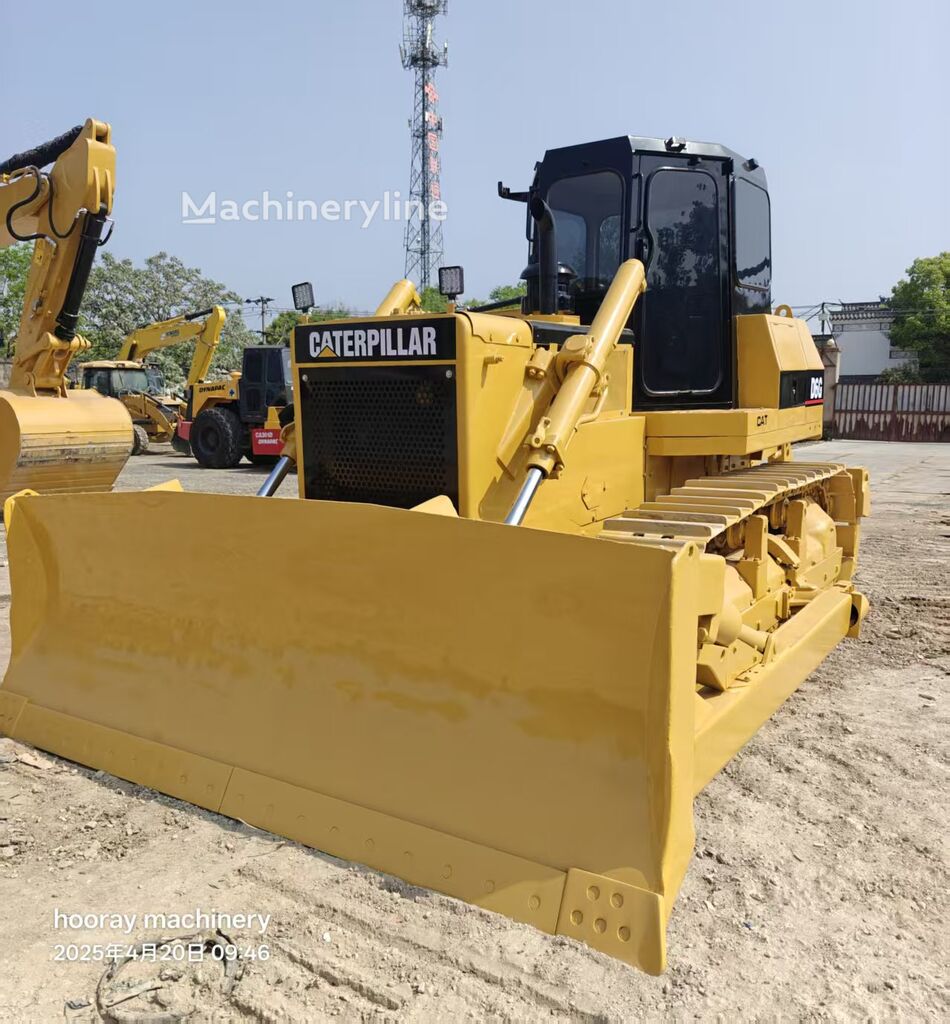 Caterpillar D6G buldožer