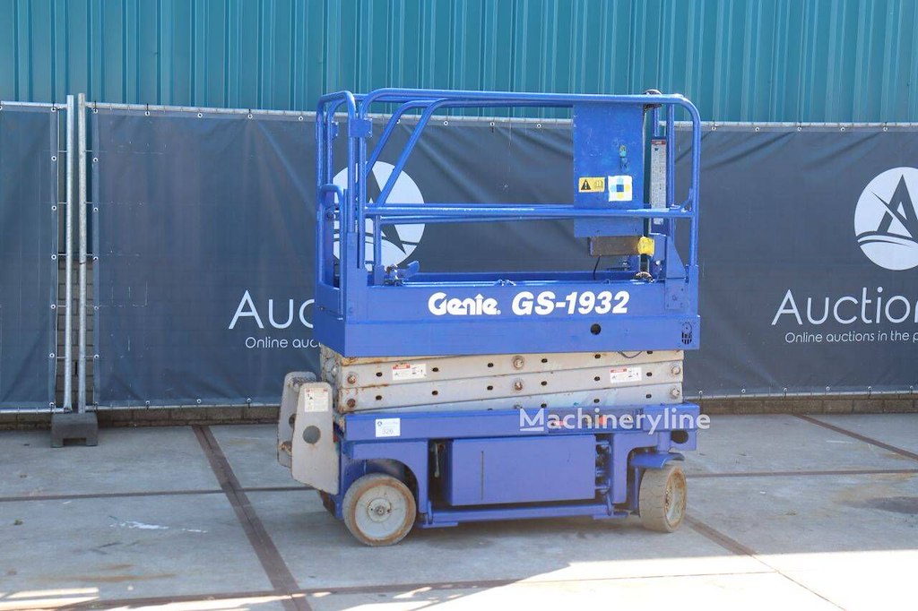 Prodaje se Genie GS-1932 makazastu platformu na aukciji