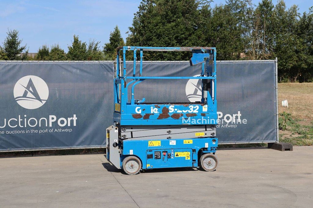 Prodaje se Genie GS-1532 makazastu platformu na aukciji