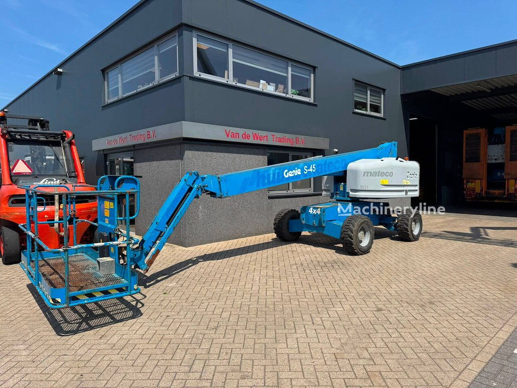 Prodaje se Genie S-45 teleskopsku dizalicu na aukciji