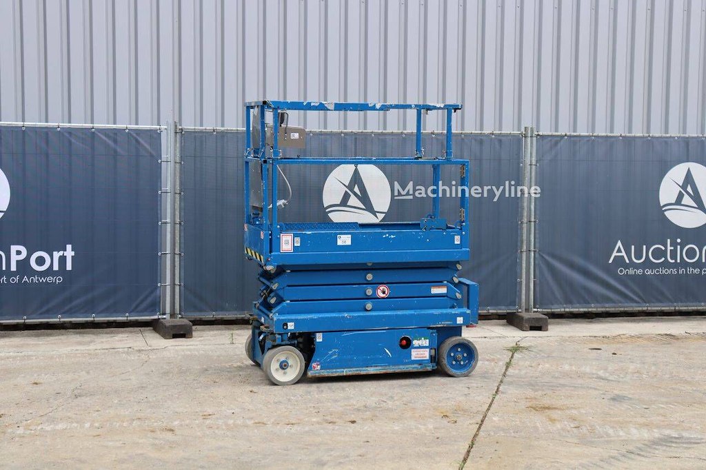 Prodaje se Skyjack SJ III 3219 makazastu platformu na aukciji