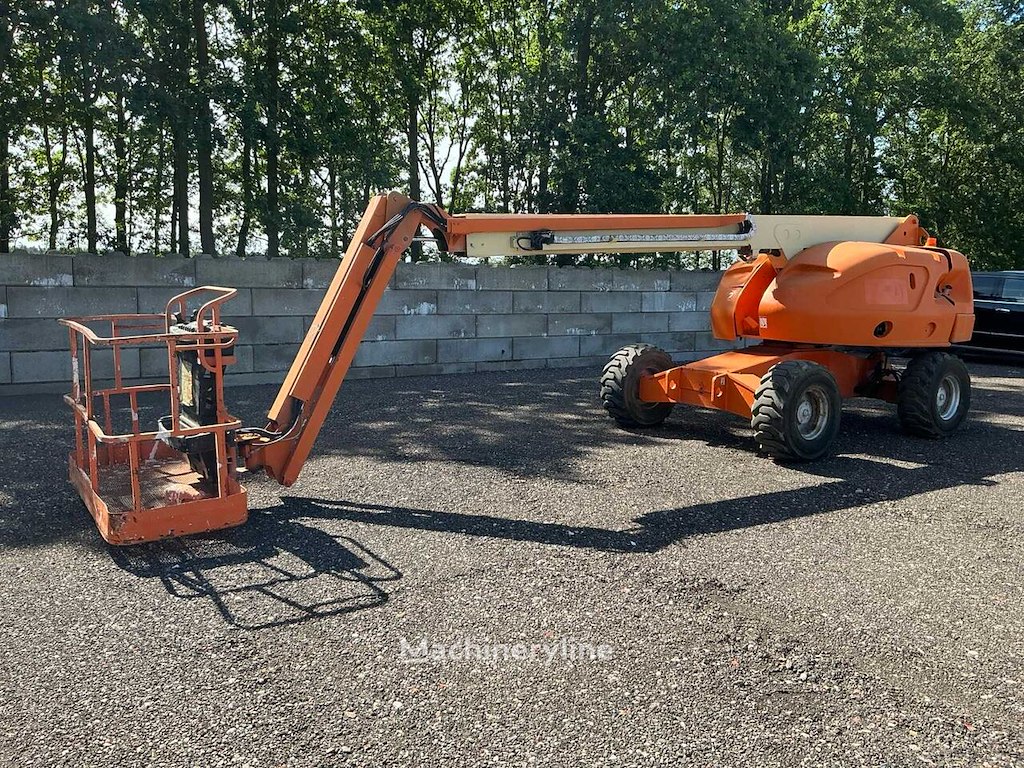 Prodaje se JLG 460SJ makazastu platformu na aukciji