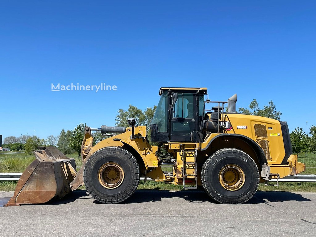Caterpillar 966M prednji utovarivač