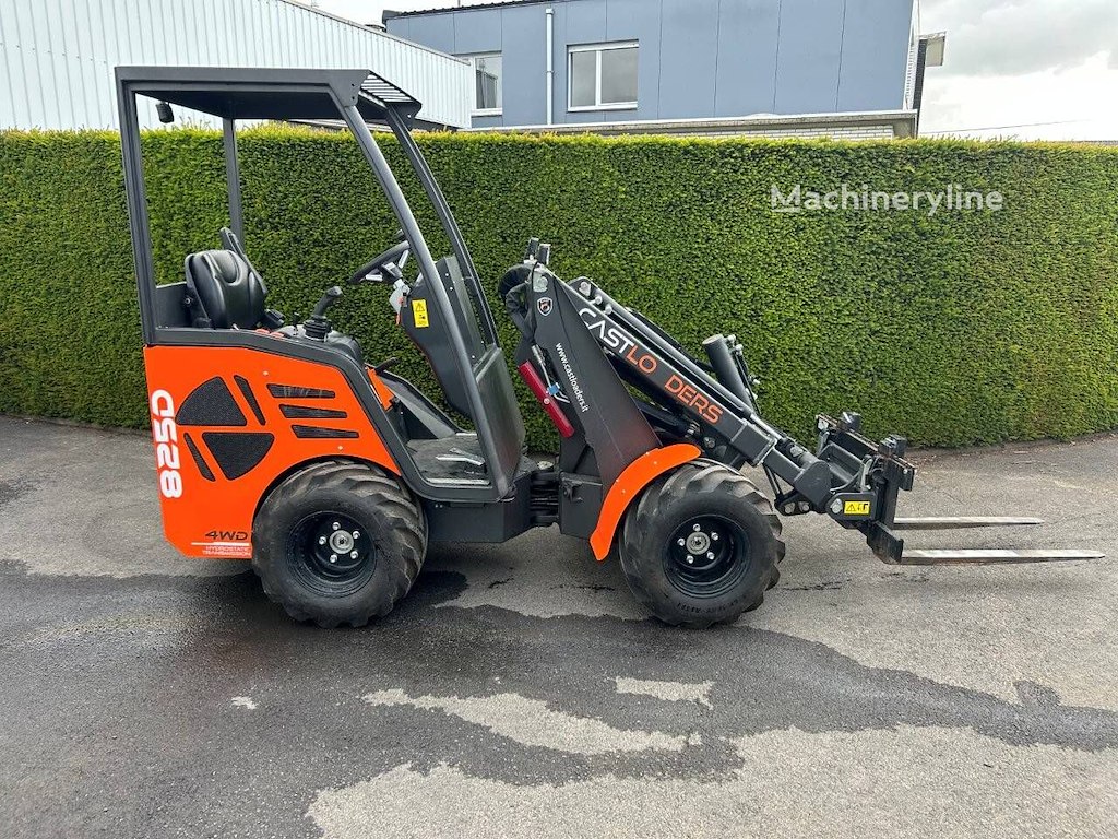 Prodaje se CastLoaders 825D prednji utovarivač na aukciji