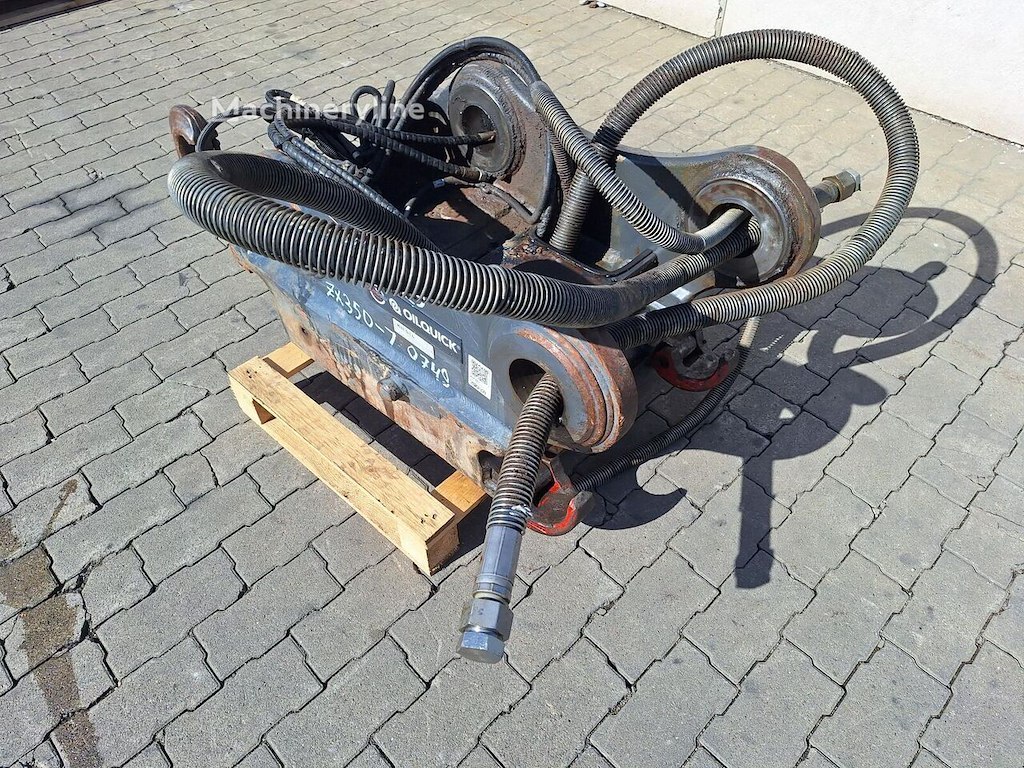 OilQuick OQ80 brza spojnica za Hitachi ZX350 bagera