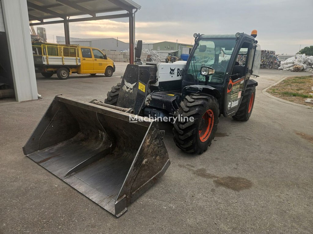 Bobcat TL30.60 teleskopski utovarivač