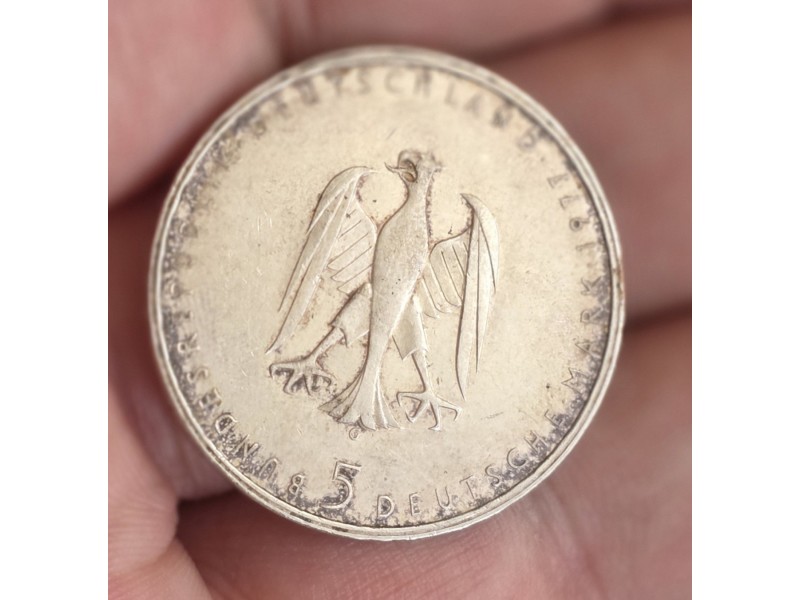 PRELEPI NEMACKI SREBRNJAK OD 5 MARAKA 11 GRAMA