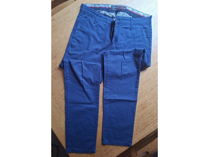 Teget muške pantalone