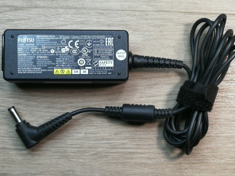 Fujitsu ADP-40PH AD 20V - 2A 40W