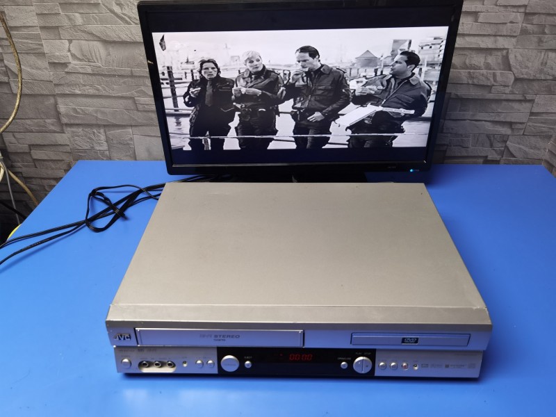 JVC HR-XVC1UJ DVD plejer i VHS video rekorder