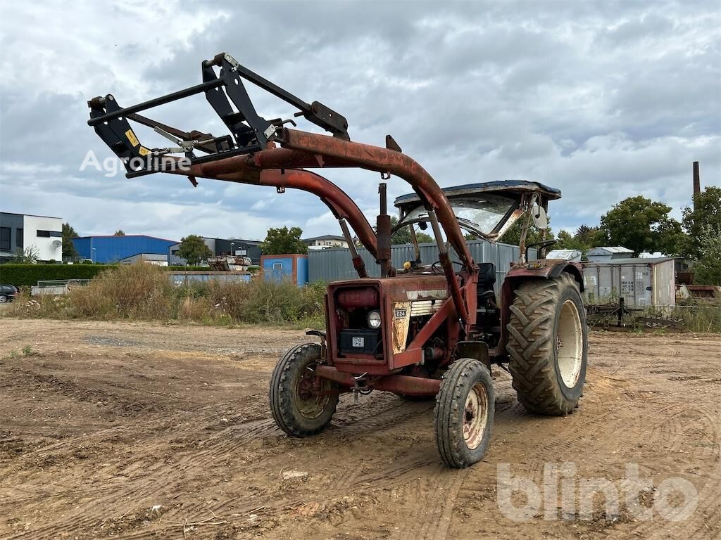 Prodaje se Case IH IHC 824 S traktor točkaš na aukciji