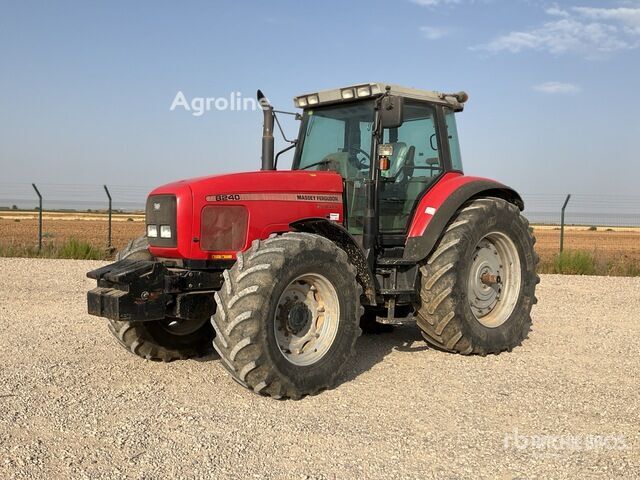 Prodaje se Massey Ferguson 8240 traktor točkaš na aukciji