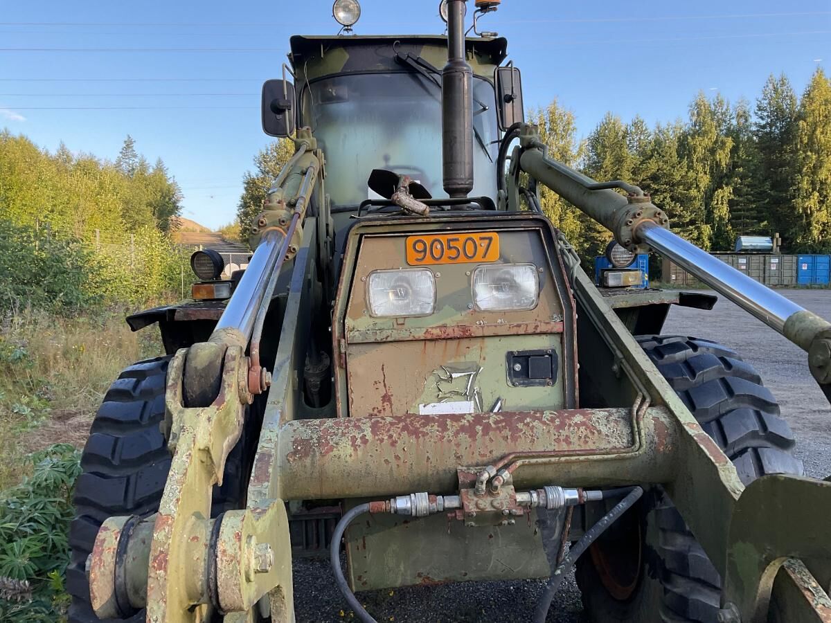 Prodaje se Volvo BM6300 Gravlaster traktor točkaš na aukciji