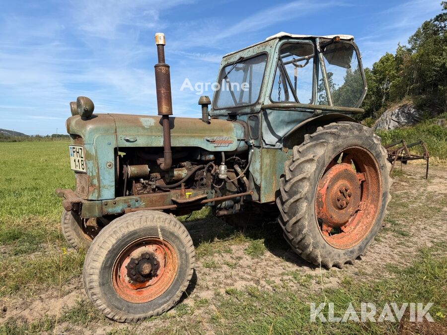 Prodaje se Ford Fordson Super Major traktor točkaš na aukciji