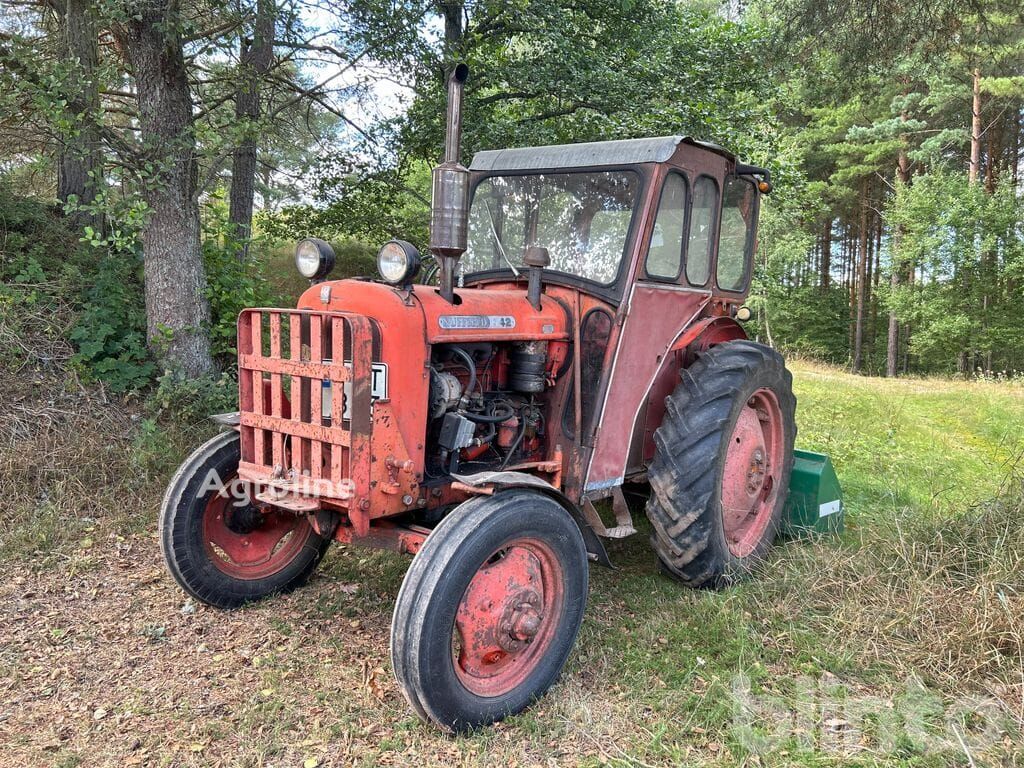 Prodaje se Nuffield 342 mini traktor na aukciji