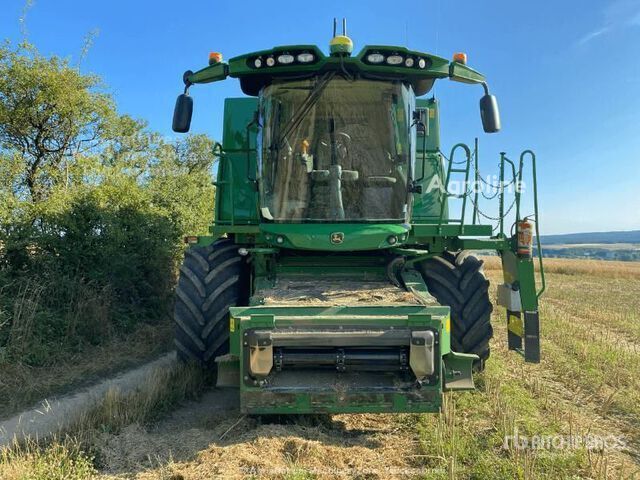 Prodaje se John Deere S780HM kombajn za žito na aukciji