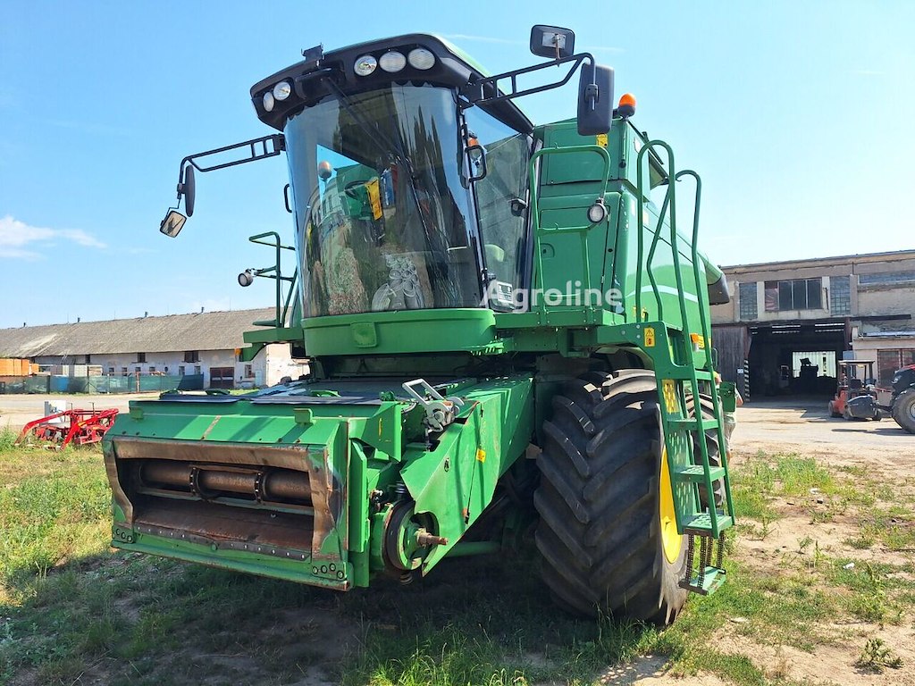 Prodaje se John Deere T 660 + LIŠTA kombajn za žito na aukciji