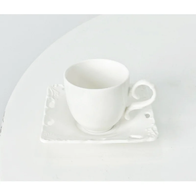 Keramicka solja set 8.6x6.3x5.3cm 10.4x10.4x1.3cm