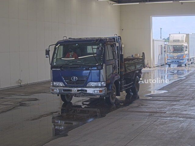 Nissan UD TRUCK kamion s ravnom platformom