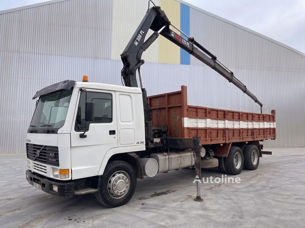 Volvo FL 320-CAMION GRUA kamion s ravnom platformom