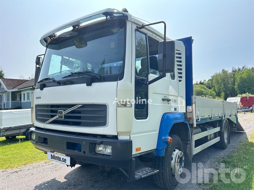 Prodaje se Volvo FL6 H kamion s ravnom platformom na aukciji