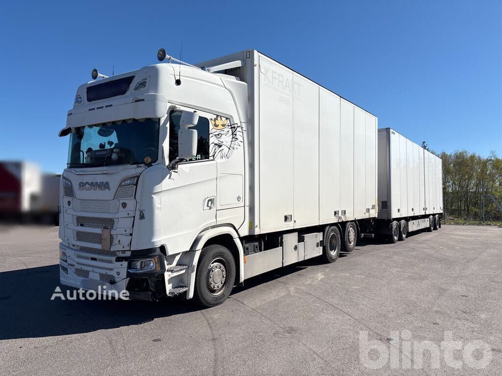 Prodaje se Scania S580 B6X2*4NB kamion furgon na aukciji