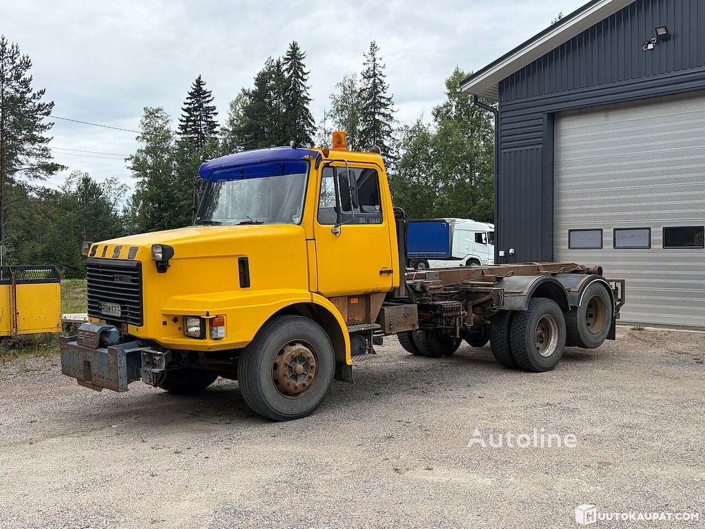 Prodaje se Sisu SL 190, hooklift truck, Low mileage, 1989, Paimio 10 l, Diesel, rol kiper sa kukom na aukciji