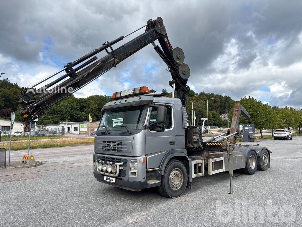 Prodaje se Volvo FM12 rol kiper sa kukom na aukciji