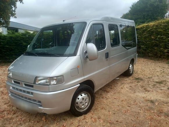 Prodaje se Peugeot Boxer mrtvačko vozilo na aukciji