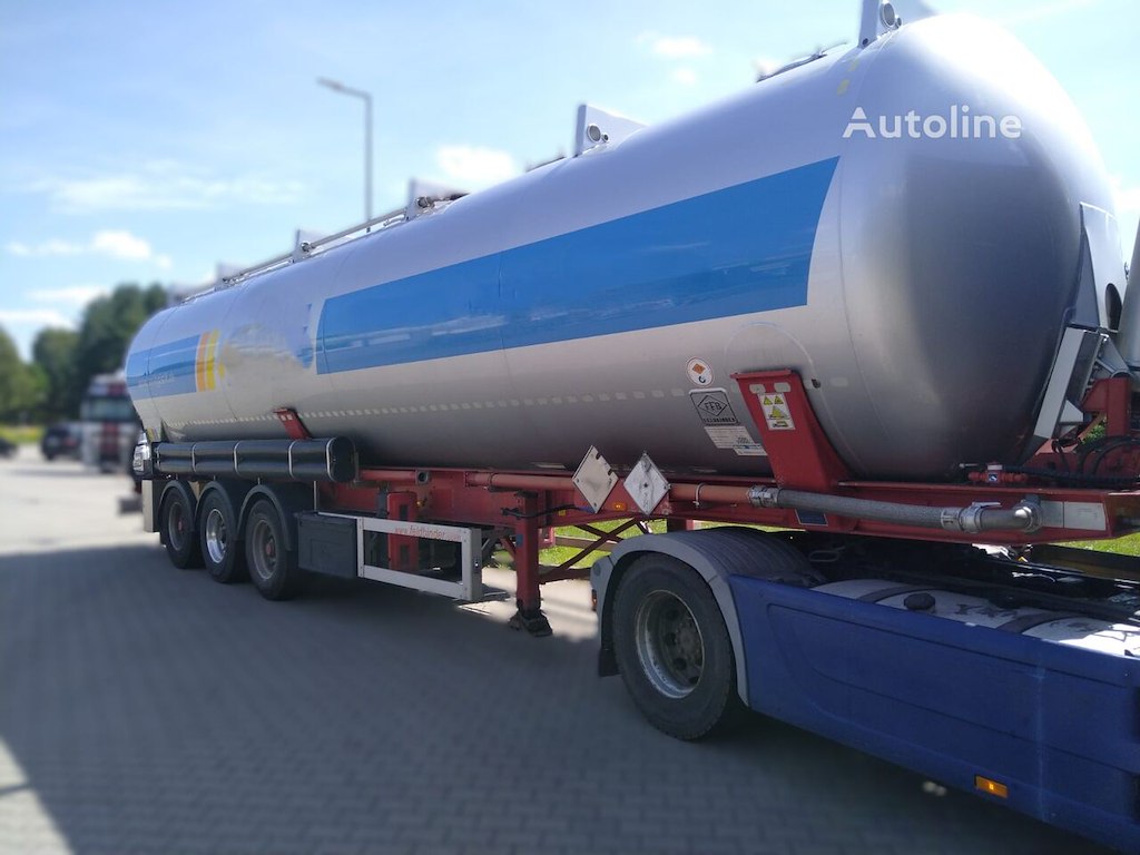 Feldbinder EUT 60.3 cisterna silos