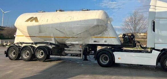Kässbohrer aluminum silo trailer 35 m3 cisterna silos