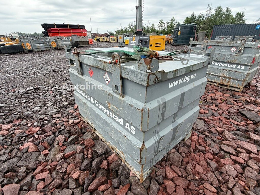 Prodaje se KN Andre 2017 KN Tank 1000L - 25% innhold rezervoar za skladistenje goriva na aukciji
