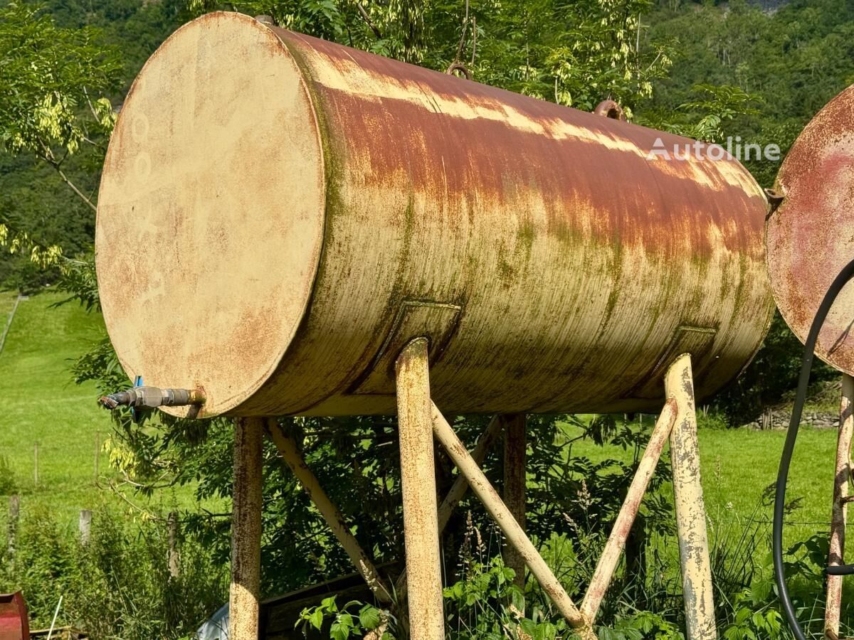 Prodaje se Dieseltank 3 000 liter rezervoar za skladistenje goriva na aukciji