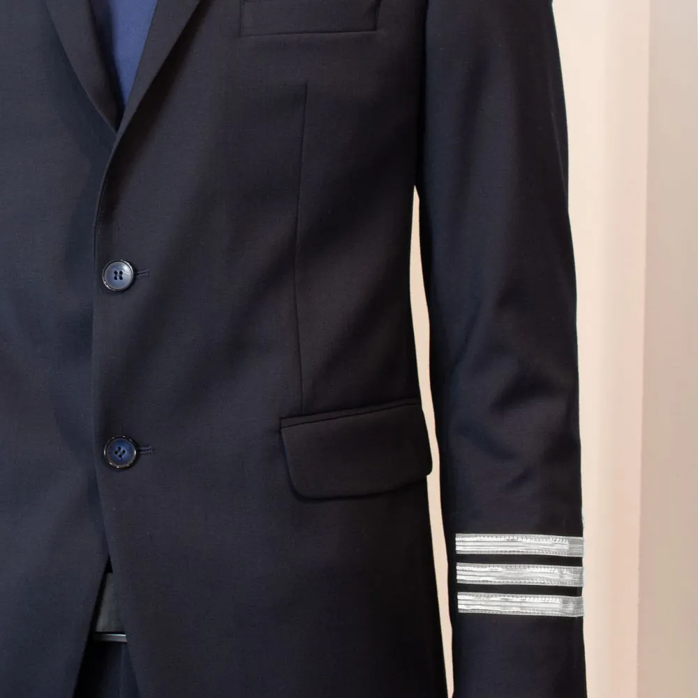 Zahtev za ponudu (RFQ)
TRIBECA - Men's Pilot Uniform Jacket - Silver - 3 Row Braid
TRIBECA - Men's Pilot Uniform Jacket - Silver - 3 Row Braid