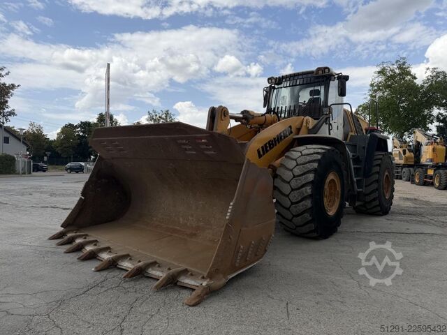 Utovarivač
Liebherr L586 2plus2