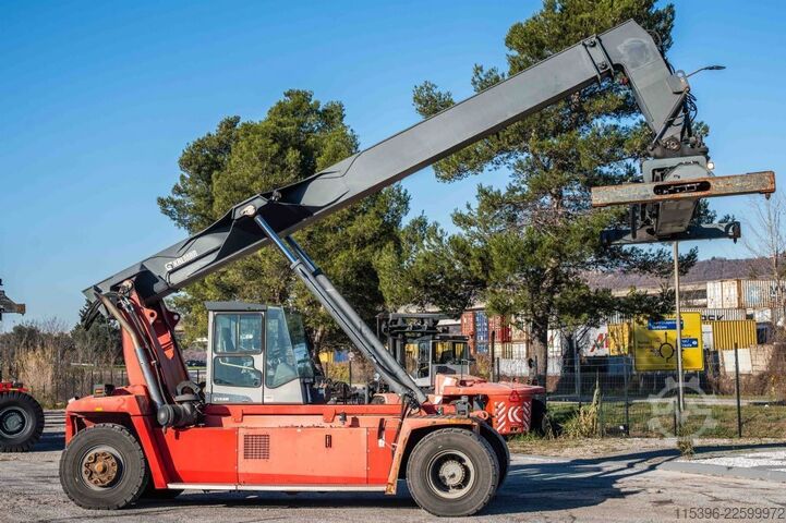 Prazan doseg kontejnera
Kalmar DRF100-54S6
