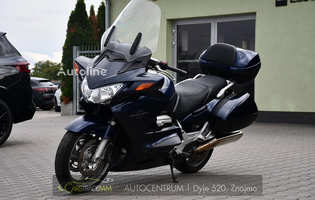 Honda ST 1300 A motocikl