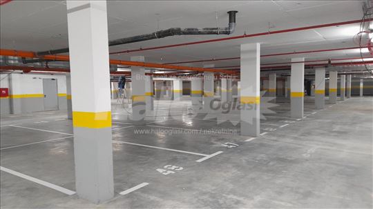 Petefi Šandora garažno mesto odlično za IZDAVANJE