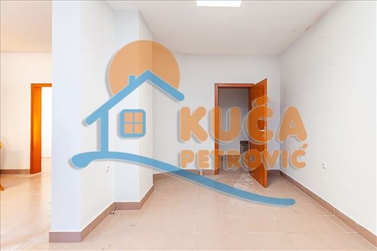 Izdaje se lokal 57m2 u Studeničkoj
