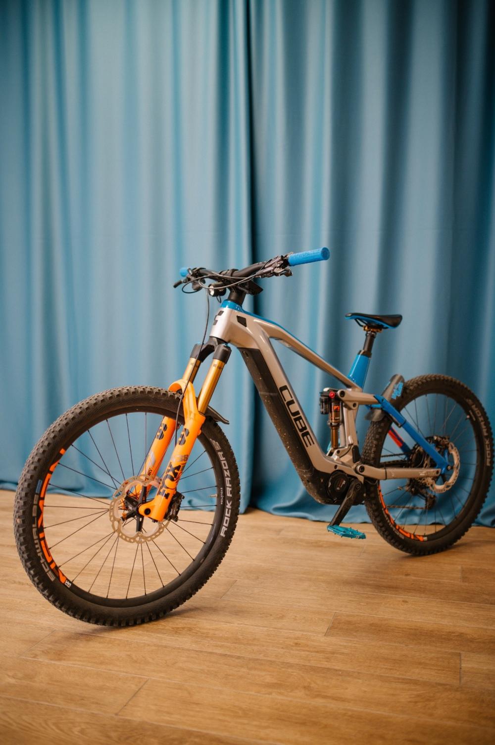 CUBE STEREO HYBRID 160 HPC ACTIONTEAM