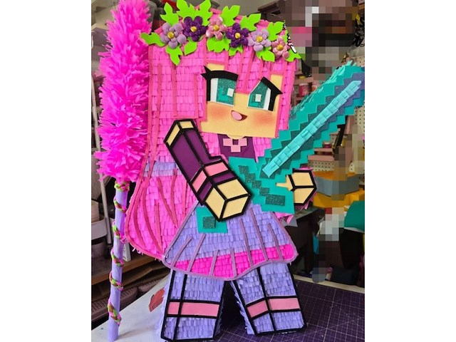 Minecraft girl, PINJATA