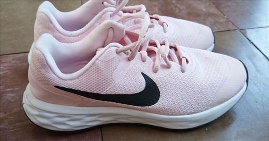 Nike ženske patike br.36