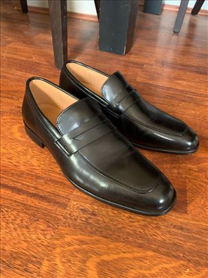 Cipele broj 44 nove extra mokasine laufer